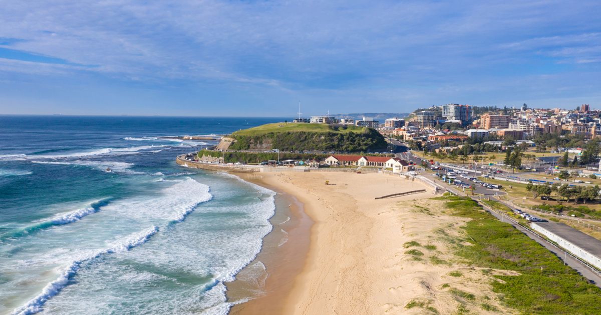 Explore Nobby’s Beach | Absolutely Australia